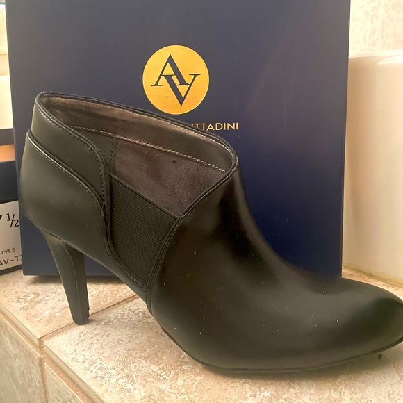 Adrienne Vittadini | Shoes | Adrienne Vittadini Low Cut Ankle Boot Worn ...